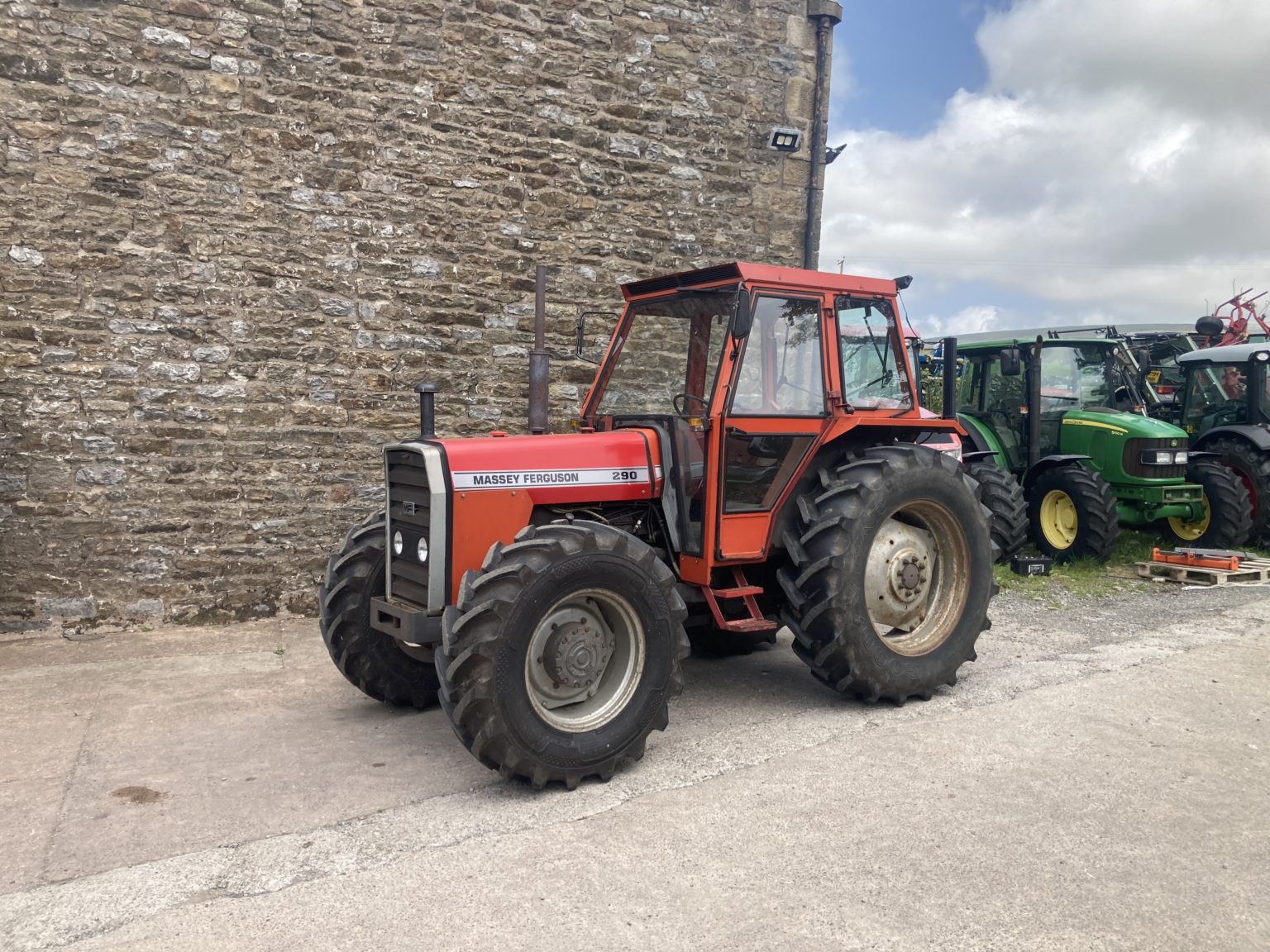 Tunstall Tractors – New and Used Tractors and Machinery